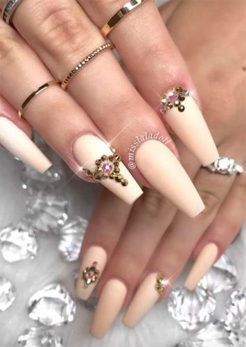 Acrylic Nails Explained: Pros & Cons, Shapes and More - Glowsly