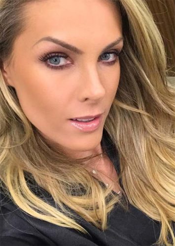 52 Tallest Models in the Fashion Industry of All Time - Glowsly