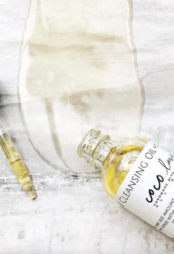 The Oil Cleansing Method Explained: Pros, Cons & How-to - Glowsly