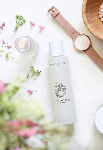 Guide to K-Beauty Facial Essences: Benefits, Uses & More - Glowsly