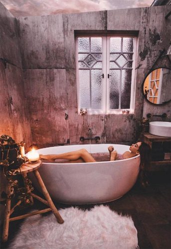 Milk Bath Benefits, How-to and DIY Tips - Glowsly