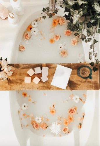 Milk Bath Benefits, How-to and DIY Tips - Glowsly
