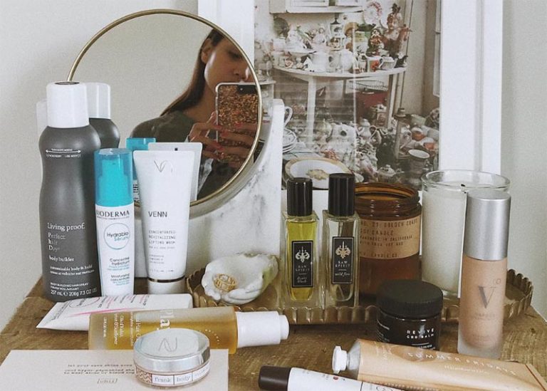 What Is Texturizing Spray for Hair and How to Use It? - Glowsly