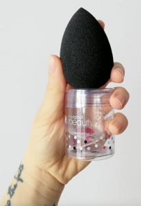 Sponge It Up: How To Use a Makeup Sponge for Perfect Makeup Application
