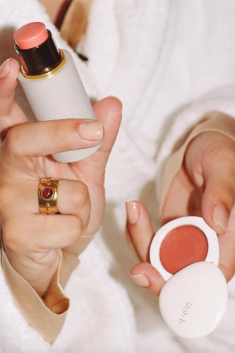 How to Apply Cream Blush Correctly - Glowsly