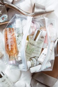 Skincare Routine for Oily Skin: AM, PM & Weekly Routines - Glowsly