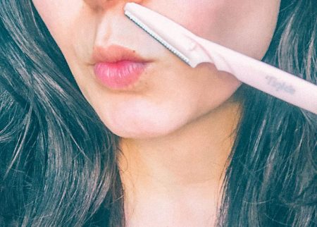 Women Shaving Face? Pros & Cons, Best Techniques - Glowsly