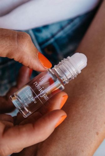 What Is Perfume Oil & How to Use It? Complete Guide - Glowsly