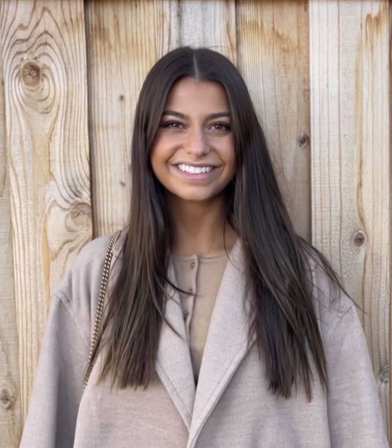 About Us — Glowsly