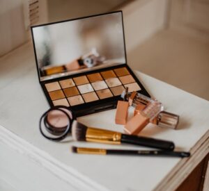 Choose the Right Contour Shade With These Easy Steps